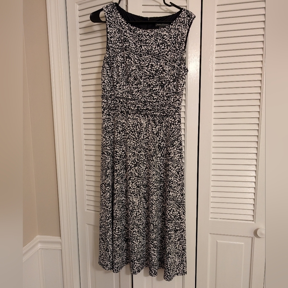 Jessica Howard | Dresses | Jessica Howard Black And White Ruched Midi ...